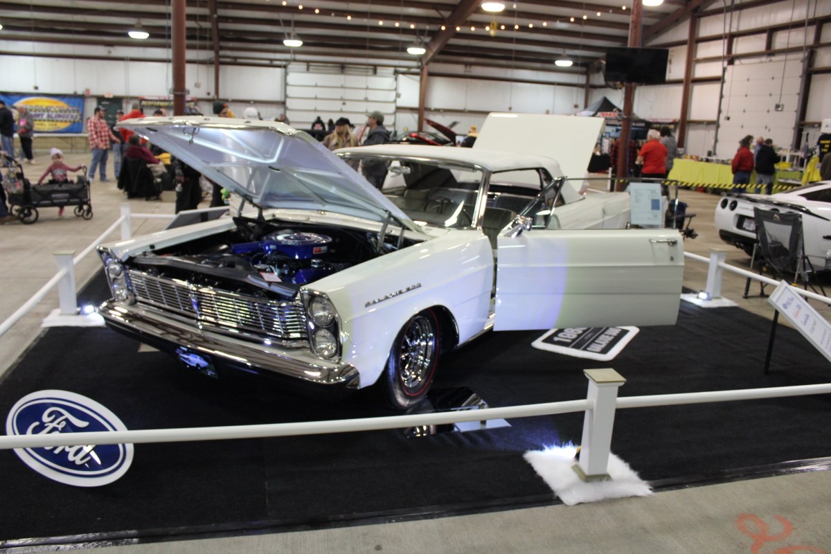 Powerama Custom Auto Show – Five Lugs